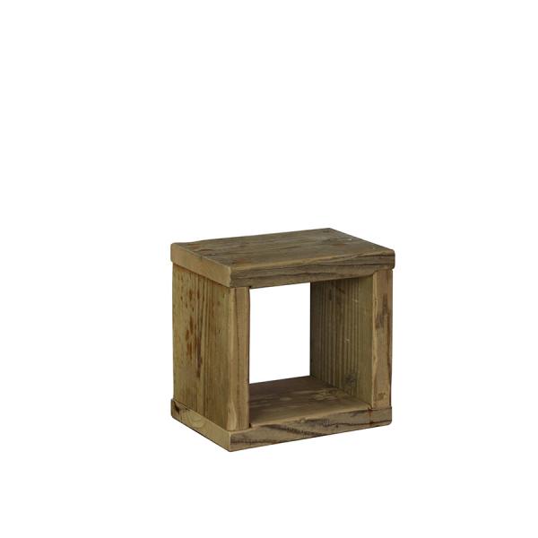 【商品説明】 古材で味がある、丈夫でシンプルなキューブボックスです。 本棚として使ってもよし、重ねて並べてディスプレイラックとして使ってもよし、丈夫なので人が乗る踏み台として使ってもよし。 暮らしに合わせていろいろ使える、万能で丈夫なラック...