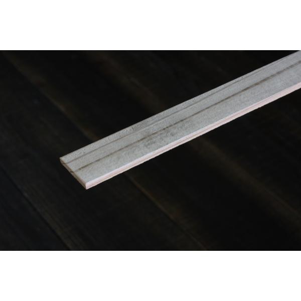 【素材・生産】OLD ASHIBA（足場板古材）※実際に建築現場で使用された無垢の杉足場板です。本社広島県廿日市市の工場で選別→水洗い→天日乾燥→研磨→製作→出荷を行っています。【SPEC】○厚み5ｍｍ足場板古材を厚み5ミリにカットした板で...