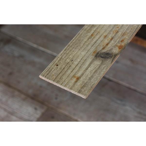 【素材・生産】OLD ASHIBA（足場板古材）※実際に建築現場で使用された無垢の杉足場板です。本社広島県廿日市市の工場で選別→水洗い→天日乾燥→研磨→製作→出荷を行っています。【SPEC】○厚み5ｍｍ足場板古材を厚み5ミリにカットした板で...