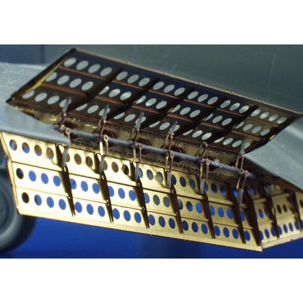 1/48 SBD-3用フラップのエッチングパーツ