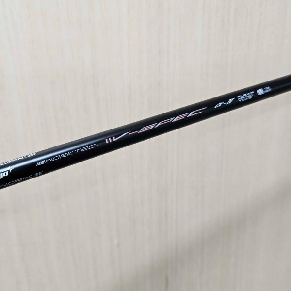 シャフト素管長さ：44.5インチ<br>シャフト素管重量：±51ｇ<br>フレックス：R<br>キックポイント：中調子<br>トルク：4.3<br><br>抜きシャフト...