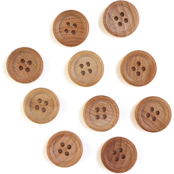 ●【サイズ】直径約18mm　【数 量】10個　【1粒の厚み】約4.3mm　【1粒の重さ】約0.7g●【ボタンの形】四つ穴ボタン　【材 質】木●【カラー】ブラウン　【模様について】両面に木目模様があります。●【特 徴】糸通し用の穴が四つ空いた...