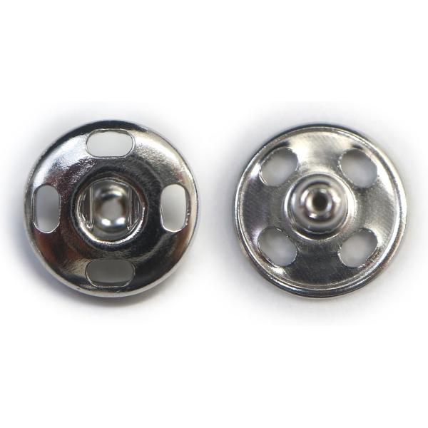 ●【サイズ】直径約7.5mm　【数量】10組入り●【材質】金属●【カラー】シルバー（銀）●【用途】パチッとはめ込むだけで簡単に留められるスナップボタンです。打ち具不要の縫い付けタイプです。●ボタンを留めるのが苦手な方・手間を減らしたい方にお...