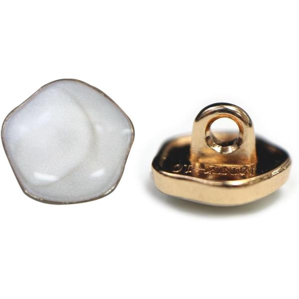 ●【サイズ】直径約10mm　【数量】15個　【1粒の重さ】約0.8g●【材質】金属・樹脂●【表面のカラー】ホワイト　ツヤあり　【模様について】控えめなマーブル模様　【金属の色】ゴールド●【ボタンの形】足つきボタン●【特 徴】歪んだ形のボタン...