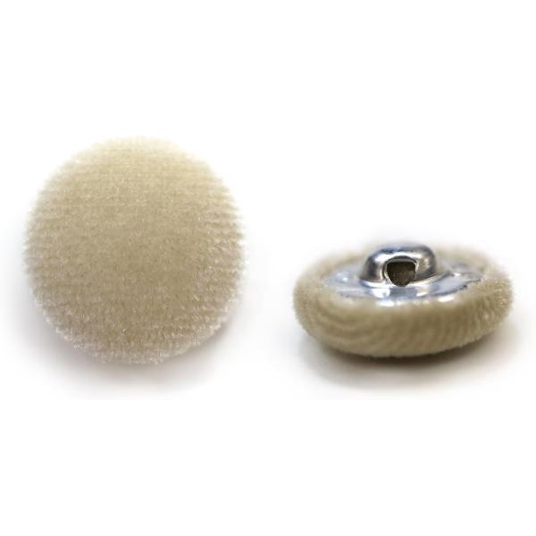 ●【サイズ】直径約20mm　【数量】8個入り　【1粒の重さ】約1.0g●【ボタンの形】くるみボタン　足つき　【材質】ベロア・金属●【ベロアのカラー】ベージュ　【背面のカラー】シルバー●【特徴】金属製のボタンを、なめらかな手触りのベロアで包ん...