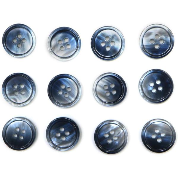 ●【サイズ】直径約18mm　【数量】12個入り●【ボタンの形】四つ穴ボタン　【材質】樹脂●【カラー】ダークネイビー●【特徴】グラデーションのかかったカラーボタンです。線状の加工が特徴です。程よいツヤ感があります。●【特徴】スーツボタン・コー...