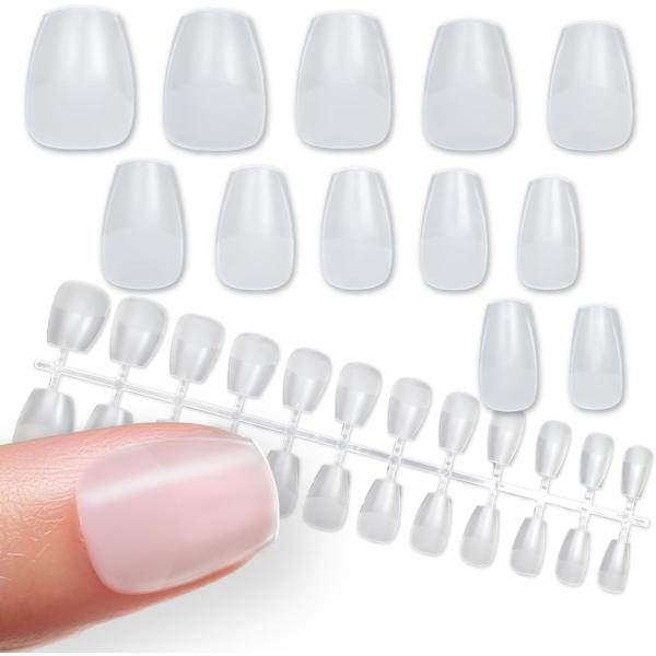 【数量】1セット24枚、10セット入り合計240枚【材質】アクリル樹脂【サイズ】12種類【形状】ショートバレリーナ(先端が平たく、先が細くなった形)【特徴】自爪のように自然な装着感を実現する、サンディング済みのネイルチップです。