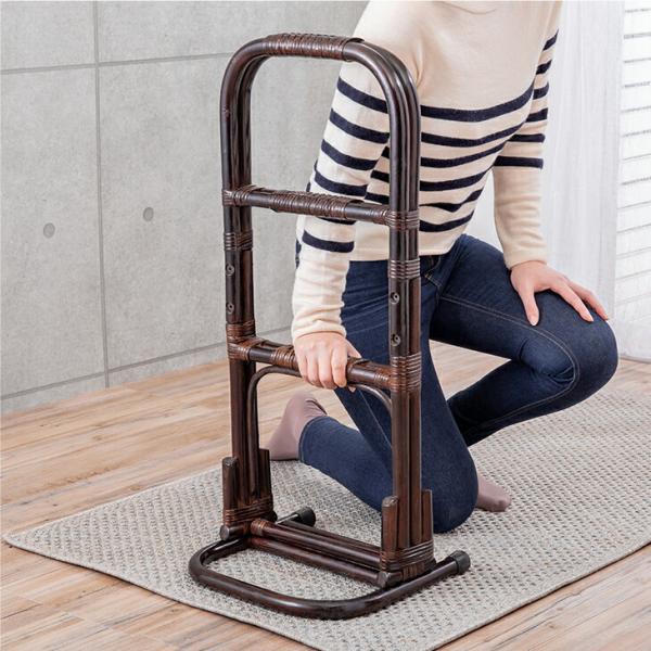 ●サイズ/約幅35×奥行30×高さ81cm●重さ/約1.9kg●素材/天然籐、天然木（マホガニー）●備考/お客様組立式●製造国/インドネシア製（企画：日本）