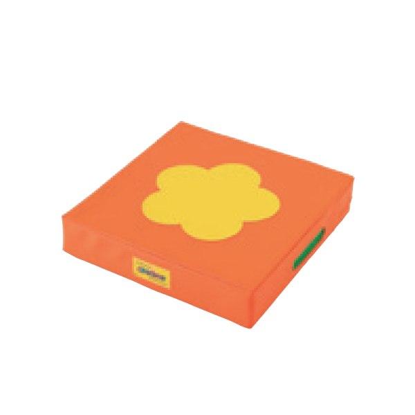 幼児用に特化して開発されたJPクッションです。従来のJPクッションより跳ねやすく・遊びやすく・心地よくできています。屋内でのみ使用できます。