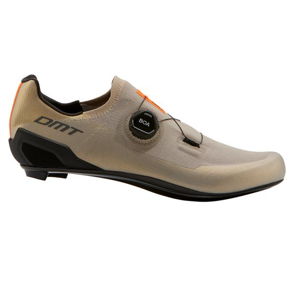 沖縄県への発送に送料無料は適用されません。購入金額に関わらず通常送料に別途加算されます。  軽量、快適で、速いフルニットロードシューズ 優れた通気性、速乾性、伸縮性に加え、エルゴノミックヒールカウンターを備え、さらにフィット感を向上しました...