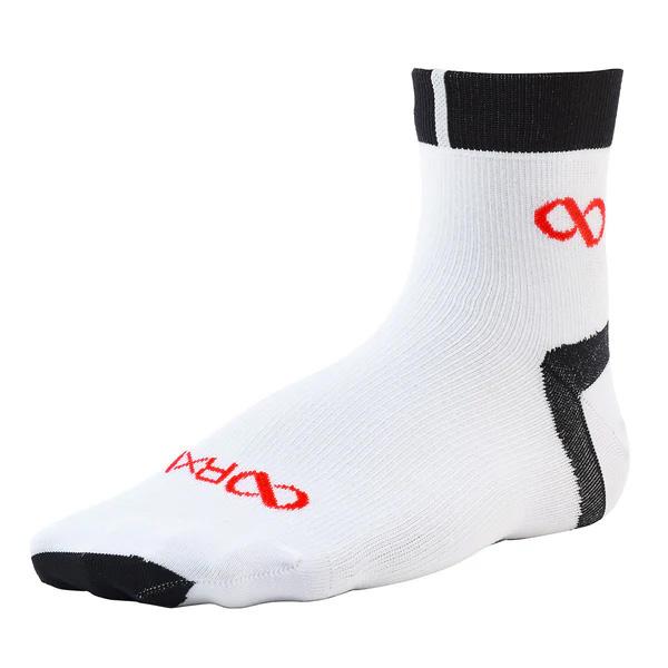 沖縄県への発送に送料無料は適用されません。購入金額に関わらず1,650円（税込）が通常送料に別途加算されます。  『新ペダリング革命』足とペダルが一体化する”HEEL LOCK”ショート丈 かかとの安定によってペダリング時のブレを抑え、スム...