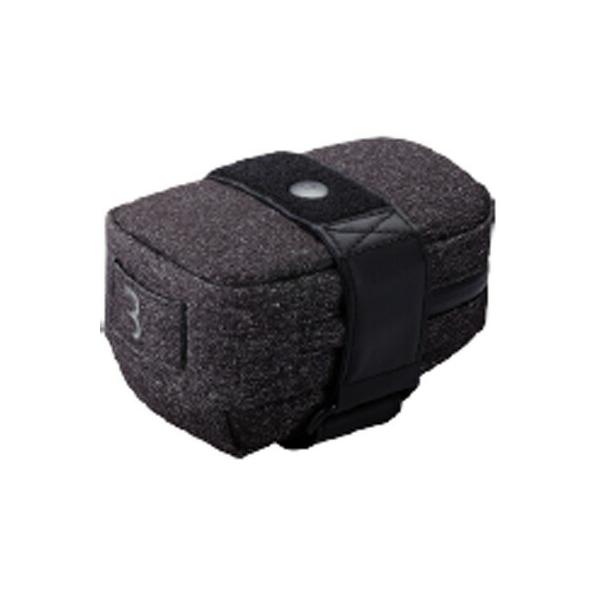 沖縄県への発送に送料無料は適用されません。購入金額に関わらず通常送料に別途加算されます。  防水生地を採用したサドルバッグ。 防水生地とジッパー採用。  ワイドなベルトでしっかりと固定可能。  LEDテールライトなどを取り付けしやすいストラ...