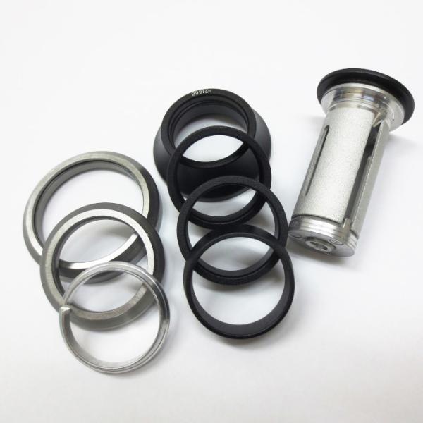 沖縄県への発送に送料無料は適用されません。購入金額に関わらず1,650円（税込）が通常送料に別途加算されます。  2019年〜 Teammachine ALR/ALR DISC用 ヘッドパーツ＆コンプレッションプラグセット 商品のカラー・サ...