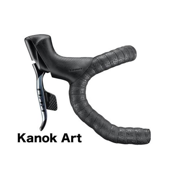 沖縄県への発送に送料無料は適用されません。購入金額に関わらず通常送料に別途加算されます。  表層をサテン織りのような滑らかさに仕上げ、グリップ位置の移動（手の動き）をとてもスムーズに行えるバーテープです。 握り直した瞬時に最高の保持力を発揮...