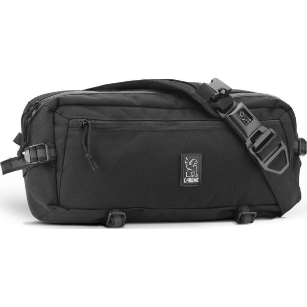 ICONIC SEATBELT BUCKLE SLING KADET（カデット）はバッグの原点に立ち戻り、都市生活で必要とされる物だけを携帯する為に開発されたシートベルトバックル付きのスリングバッグ。 アッパーマテリアルは従来のメッセンジャ...