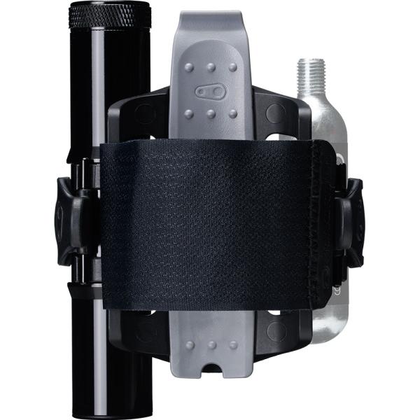 16/20/25gのCO2ボンベ、またはKLIC HVミニポンプを取り付け可能。 S.O.S.(SAVE OUR SHRED)シリーズは、ボトルケージマウントを有効活用してライドに必要なツールやスペアチューブといった小物をスマートに携帯する...