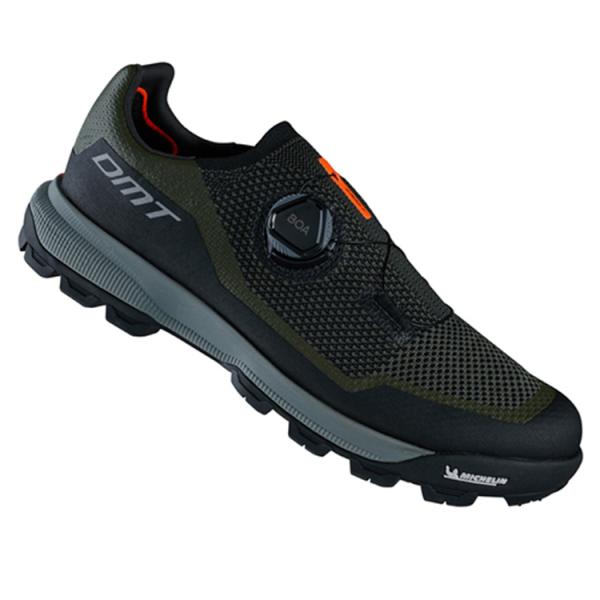 沖縄県への発送に送料無料は適用されません。購入金額に関わらず通常送料に別途加算されます。  さまざまな地形でのトレイルライディング用に設計されたバーサタイルシューズ。  フルエンジニアードニットアッパー  BOAフィットシステム1ダイアル ...