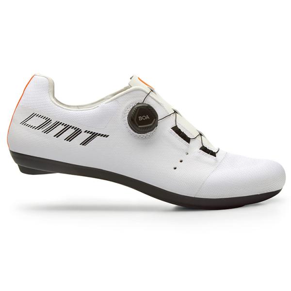 沖縄県への発送に送料無料は適用されません。購入金額に関わらず1,650円（税込）が通常送料に別途加算されます。  洗練されたクリーンなスタイリングとメッシュ構造 新たにモデルチェンジしたKR4フィット感が向上しています。 通気性の高いメッシ...