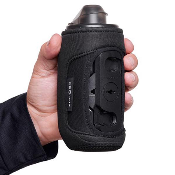 沖縄県への発送に送料無料は適用されません。購入金額に関わらず1,650円（税込）が通常送料に別途加算されます。  TWSITボトル450ml用保温スリーブ ボトル内の水を最適な温度に保つ専用スリーブ。  TWISTボトルを差し込みジッパーを...