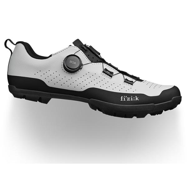 沖縄県への発送に送料無料は適用されません。購入金額に関わらず通常送料に別途加算されます。  グラベルやマウンテンバイクなど、あらゆる場面で活躍する優れた汎用性と信頼性を備えるオールラウンダー。 オフロードでペダルを効率的に回し、アクティブに...