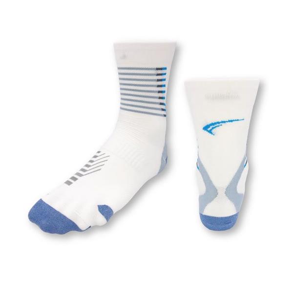 沖縄県への発送に送料無料は適用されません。購入金額に関わらず通常送料に別途加算されます。  “より速く” ペダリングとフィット性を追求したサポート力が魅力の高機能モデル、”ヴェローチェ” 3DSOXによる足の形状に合わせたフィット性の高い立...