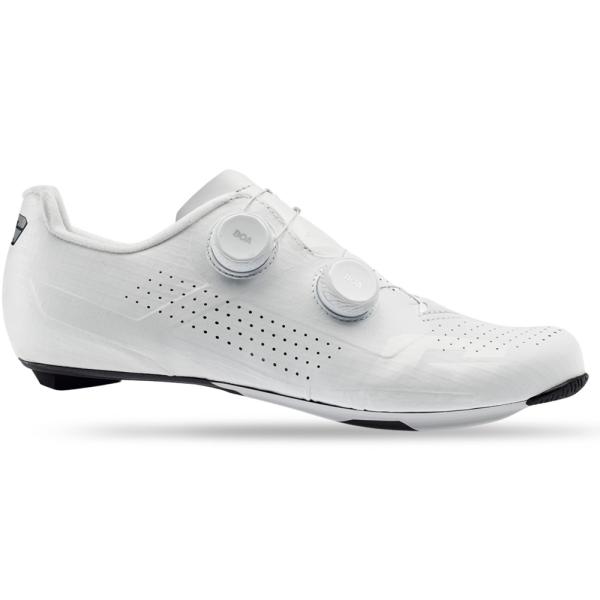 沖縄県への発送に送料無料は適用されません。購入金額に関わらず1,650円（税込）が通常送料に別途加算されます。