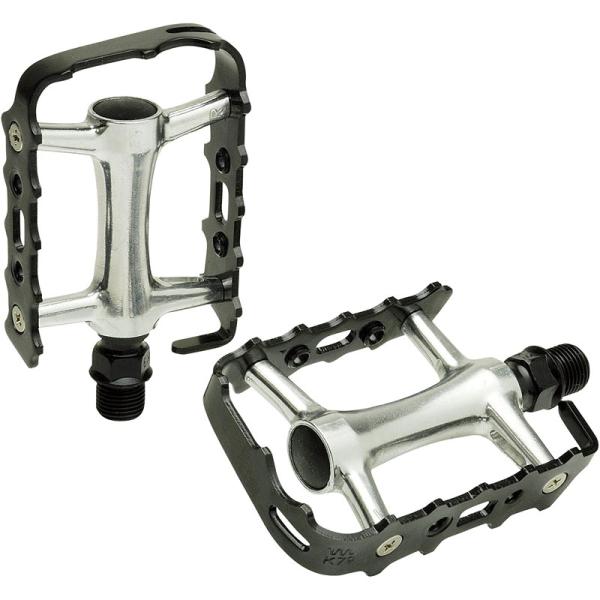 シンプルなフォルムのアルミペダル。ケージ部分を美しいアルマイトカラーでおしゃれに仕上げました。 アルミ ボディ &amp; ケージ ボール ベアリング クロモリ 9/16" アクスル リフレクター付 L96 x W68 x H25mm 23...