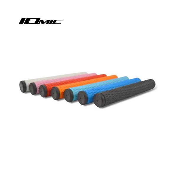 ゴルフの世界では誰もが知っているIOMIC　自転車用グリップに参入です 独自開発したエラストマー素材IOMAXを使用し、手に馴染むしっとりとした握り心地ながら、ゴルフグリップに裏付けされた確かなグリップ力で、競技者のパワーを余すことなく伝え...