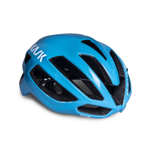 沖縄県への発送に送料無料は適用されません。購入金額に関わらず通常送料に別途加算されます。  新たなPROTONEに手を入れたのは、エアロダイナミクス、通気性、フィット感、そして安全性。  もともと優れた空力性をブラッシュアップして、ベントホ...