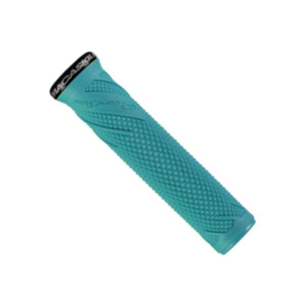 沖縄県への発送に送料無料は適用されません。購入金額に関わらず通常送料に別途加算されます。  ダニー・マカスキルのシグネチャー シングルロックオングリップ。 サイズ：29-30mm（外径）、137mm(長さ)  重量：88g/ペア  商品のカ...