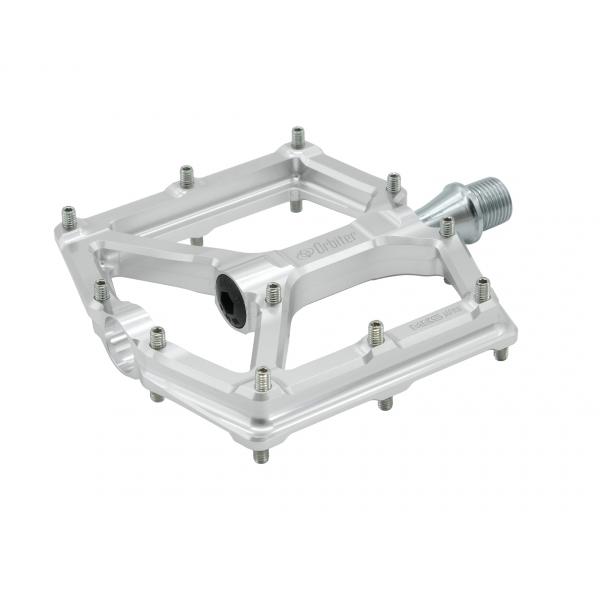 沖縄県への発送に送料無料は適用されません。購入金額に関わらず1,650円（税込）が通常送料に別途加算されます。