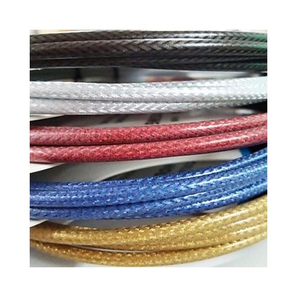 ※沖縄県への発送に送料無料は適用されません。購入金額に関わらず通常送料に別途加算されます。編まれたケーシングに光が当たるとラメっぽくキラキラ光る所がポイントです。 合わせやすいブラック、シルバーを使えば高級感アップ。レッド、ブルー、ゴールド...