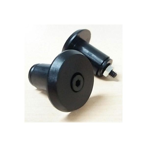 ※沖縄県への発送に送料無料は適用されません。購入金額に関わらず通常送料に別途加算されます。ウスによる固定型、ちょっとリッチな仕上がりになります。 ロックオングリップのクランプ部サイドを保護するのにも有効です。  ※ハンドルバーの肉厚によって...