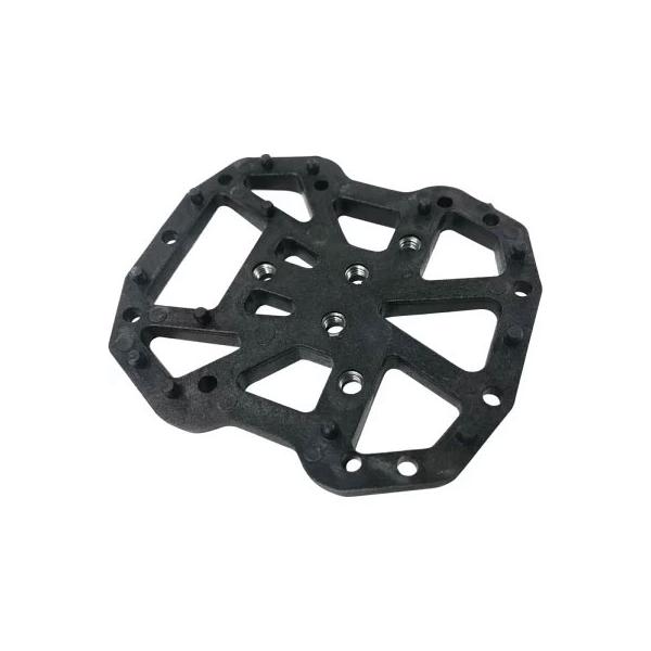 ビンディングペダルをフラットペダルのように使える着脱式クリートアダプター 初めてロードバイクを購入し、いずれはレースやロングライドで専用シューズを使ってみたいものの、ロードバイクに慣れるまで足が固定されるのは怖いという方や、普段ビンディング...