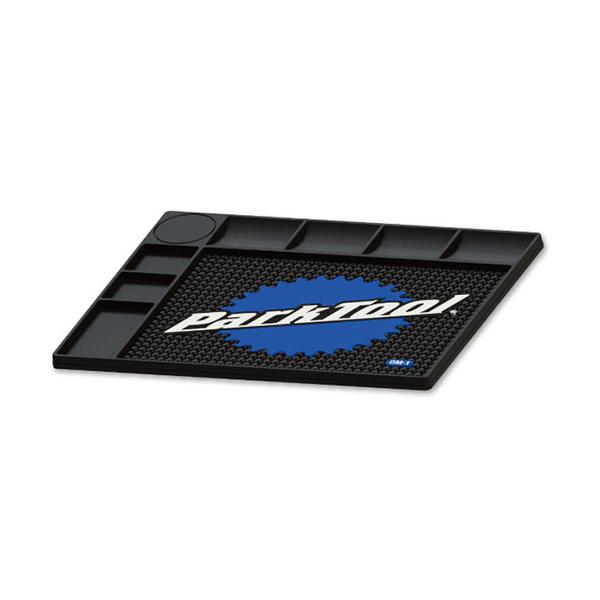 ※沖縄県への発送に送料無料は適用されません。購入金額に関わらず通常送料に別途加算されます。■卓上用の樹脂製作業マット。傷がつきにくく、小さなパーツポケットも付いており、変速機やブレーキなどのメンテナンス時に便利です。 ■耐油性にも優れ、油圧...