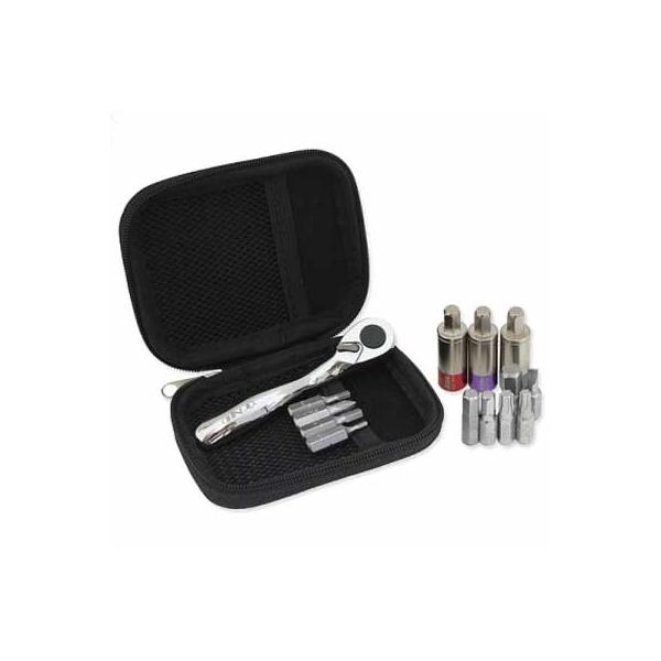 ※沖縄県への発送に送料無料は適用されません。購入金額に関わらず通常送料に別途加算されます。ポーチ付きツールセット ポーチのサイズ：10×8×2.5cm  内容：  ミニラチェットレンチ（全長9cm）  トルクスリーブ 4Nm/5Nm/6Nm...