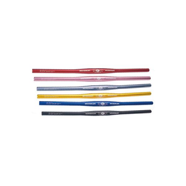 ※沖縄県への発送に送料無料は適用されません。購入金額に関わらず通常送料に別途加算されます。■WIDE:580mm ■重量(カタログ値):165g ■センター径:31.8mm ■2014 T6 アルミを使用しバイク並みの強度があります。  ※...