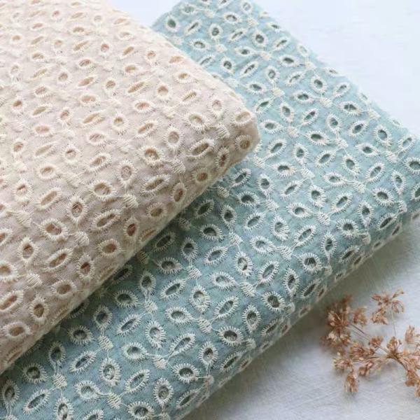 L036 カット 花柄 刺繍 綿麻生地130cm*50cm品番：L036幅：約130cm長さ：約50cm素材：綿100%色:Aベージュ Bグリーン――――――――――――――▲▲ご注意▲新品未使用品畳んで発送させていただきます。畳みシワはご...