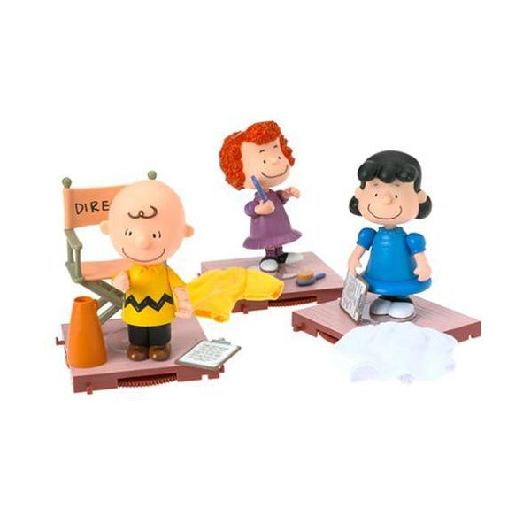 【商品名】A チャーリーブラウン クリスマス: Indoor Charlie， Frieda and Lucy アクション フィギュア（A Charlie Brown Christmas: Indoor Charlie， Frieda an...