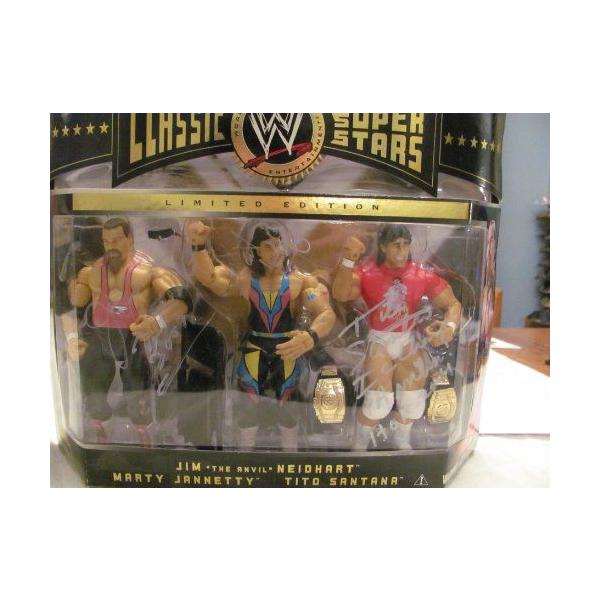 【商品名】AUTOGRAPHED AUTO SIGNED ワールドレスリング(WWE) クラシック コレクター シリーズ 3 PACK JIM NEIDHART MARTY JANNETTY TITO SANTANA アクション フィギュア...