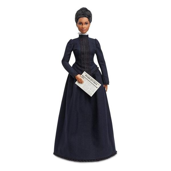 【商品名】Barbie Ida B. Wells バービー Inspiring Women dollを青いドレスを着て、新聞アクセサリー、6歳の年齢のコレクター、子供向けの贈り物 : Ida B. Wells Barbie Inspirin...