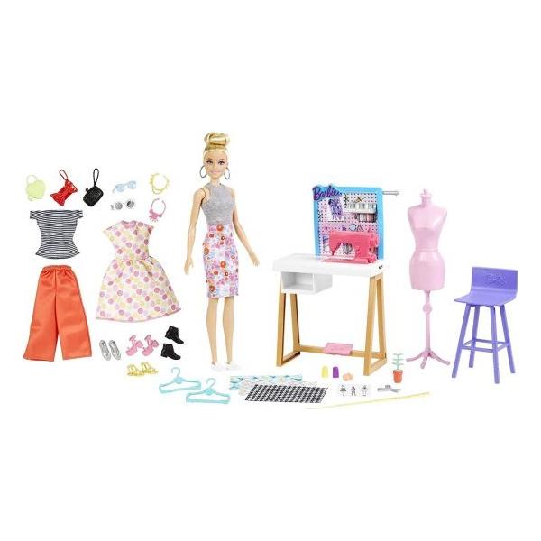 【商品名】Barbie バービーファッションデザイナードール（12インチ）、スタジオ、25+デザイン＆ファッションアクセサリー、デザインデスク、椅子、ミシン、ファブリックスウォッチ、マネキンなど、3歳以上 : Barbie Fashion ...