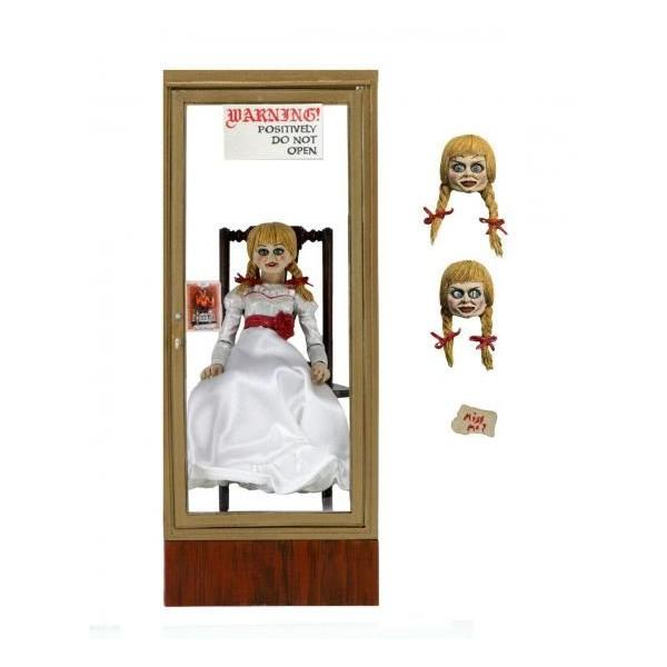 【商品名】ネカ アナベル 死霊博物館/アナベル with ショーケース アルティメット アクションフィギュア/NECA The Conjuring Universe ANNABELLE COMES HOME ホラー 映画 グッズ 死霊館【カ...