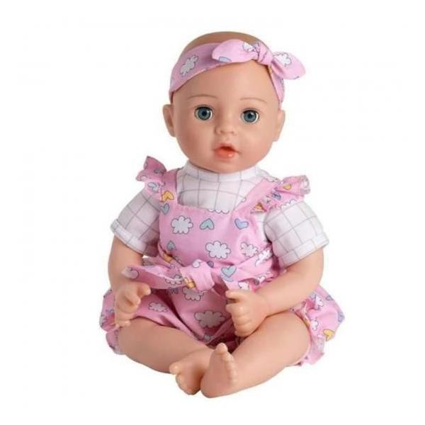 【商品名】 Adora アドラ 赤ちゃん 人形 Wrapped in Love Babies 6点セット ベビードール ボイスレコーダー機能付き 内容：取り外し可能な衣装、ヘッドバンド、ロンパース 【カテゴリー】 赤ちゃん人形:Adora