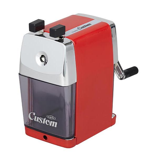 カスタムは、耐久性に優れた金属製のボディと通常の鉛筆削りの約3倍の大きさを持つ「大容量のクズ箱」が特徴の鉛筆削りです。学校や塾での共有に最適です。【商品特長】1：落下などの衝撃に強い金属製ボディ2：安定感のある大型サイズ　※A5PR3と比較...