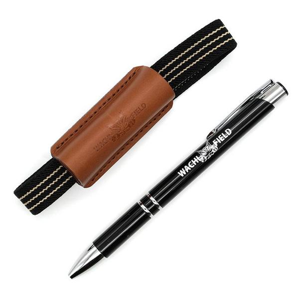 わちふぃーるどのWFスケジュールやA6スケジュールにちょうど良いサイズのゴムバンドです。バッグの中で手帳が開いてしまうのを防ぎます。革製のペンホルダーは、太軸ペンも挿せる仕様。付属のペンは軽くて書き味なめらか。インクは黒です。※付属のペンは...