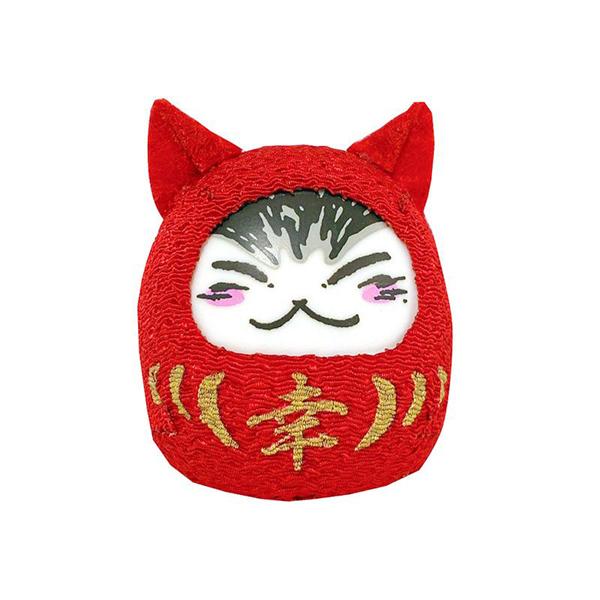 一個でも、並べても可愛いミニミニサイズの猫だるま人形。同時発売の黄と並べると、「幸福」ダヤンになる仕掛けも！素材：ATBC-PVC、ポリエステル100%サイズ：約Φ28×H34mm製造：ミャンマー