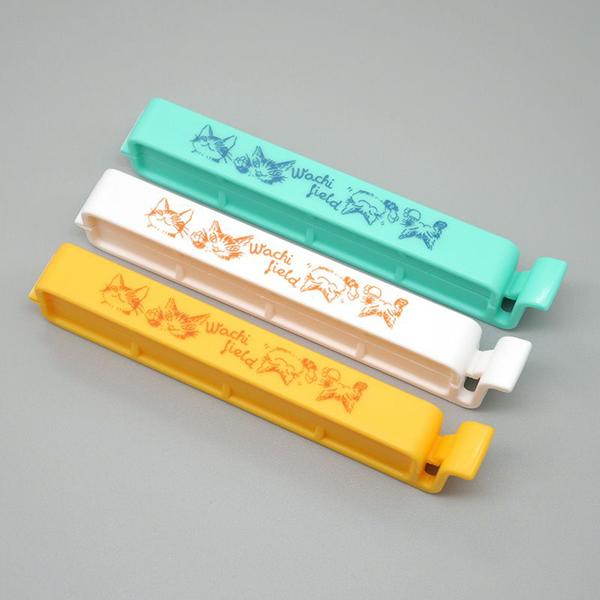 パチンと閉じて密閉性の高い袋クリップ3個セット。冷蔵庫や冷凍庫に入れても大丈夫です。袋をはさめる幅は8cmです。素材：ポリプロピレンサイズ：約104×12×20mm製造：日本