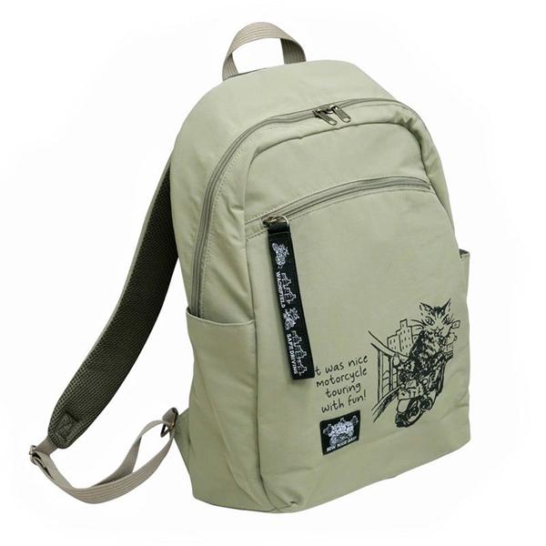 多彩なポケット機能を備えた実用派カジュアルバッグシリーズ。ファスナーを引きやすいジャガードテープがアクセント。たっぷり入る容量と整理しやすさで、日常から旅行まで幅広く活躍するリュックです。豊富なポケット配置で荷物の仕分けがしやすく、通勤・通...