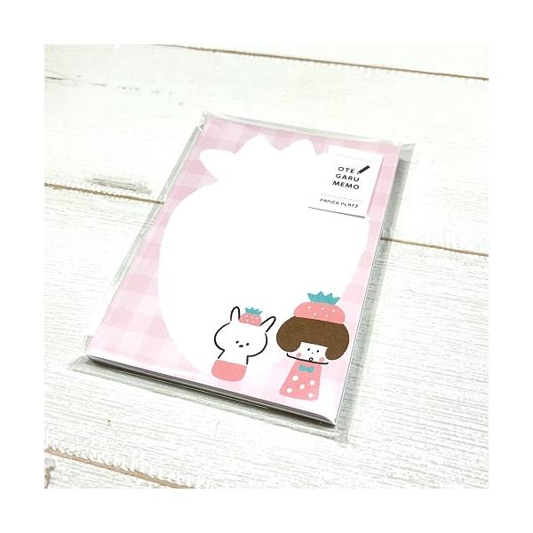 人気イラストレーター＆消しゴムはんこ作家mizutamaさんデザイン。かわいいフルーツシリーズのメモ帳です。総柄のデザインは裏にメッセージを書いたり、切って手帳デコにも使って頂けます。●サイズ：横75×105mm●内容：5柄各10枚、計50枚入